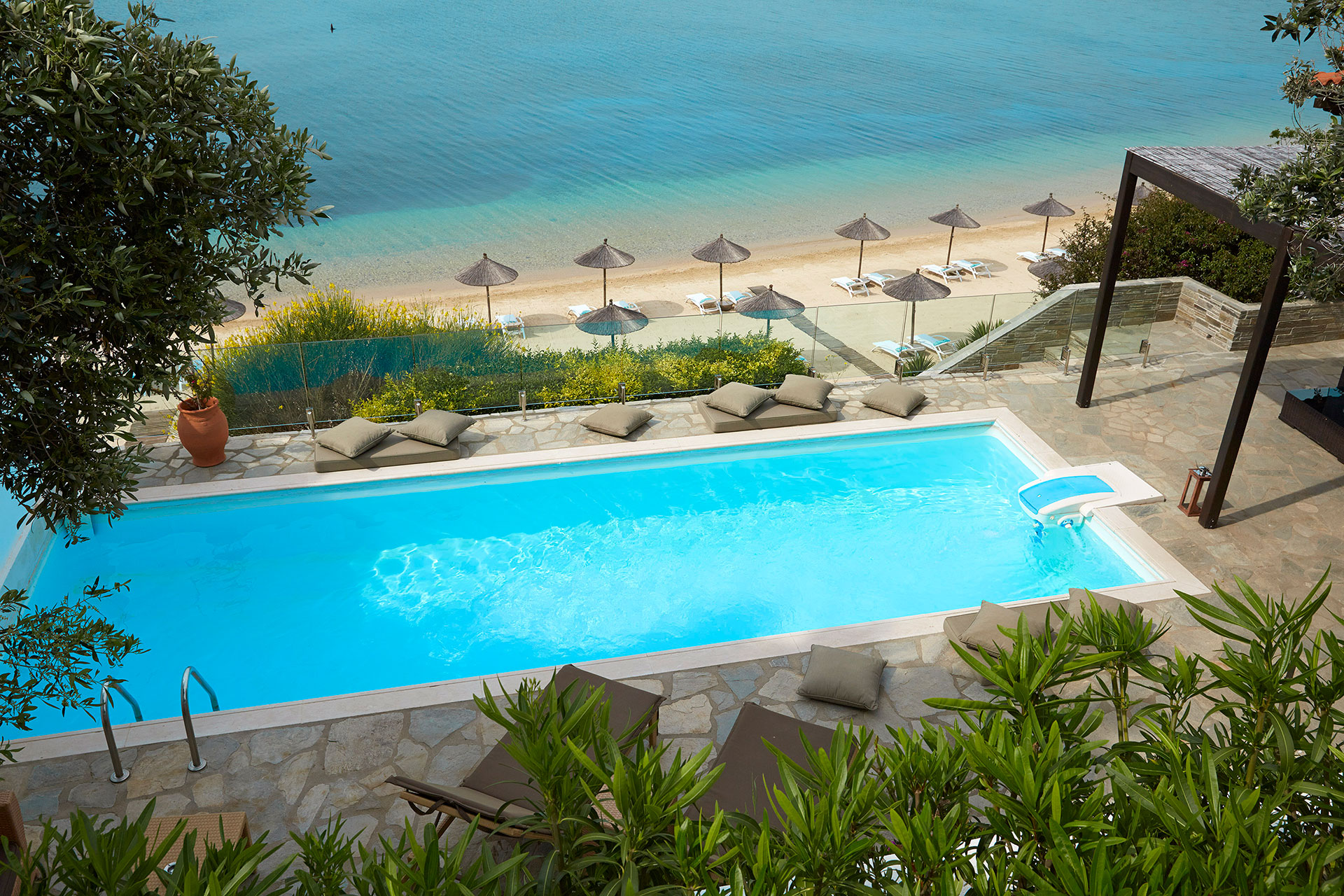 Presidential Bungalow Sea Front with Private Pool | Eagles Palace